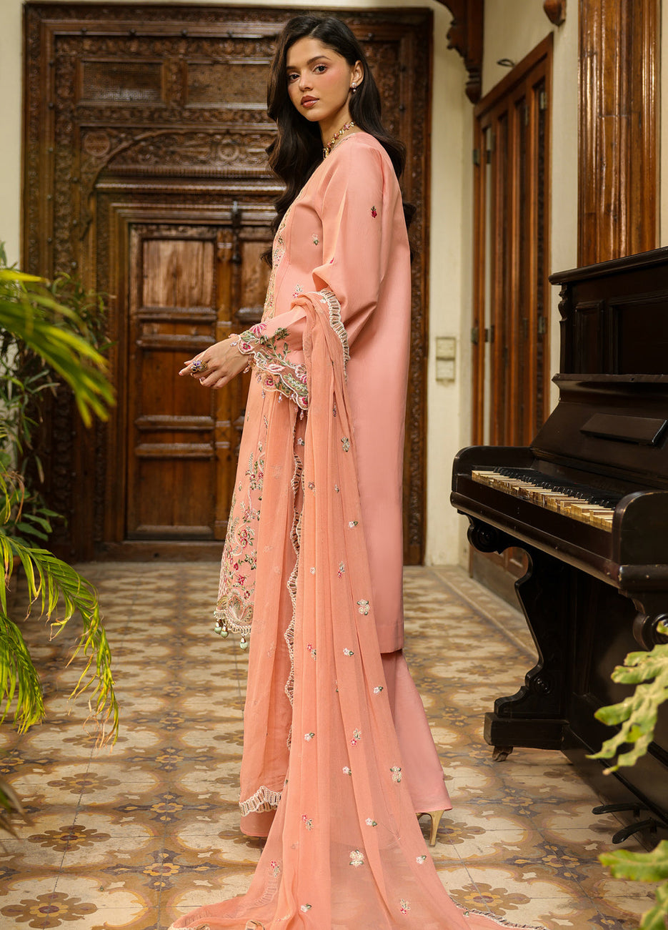 MAHNUR – Royal Fashion